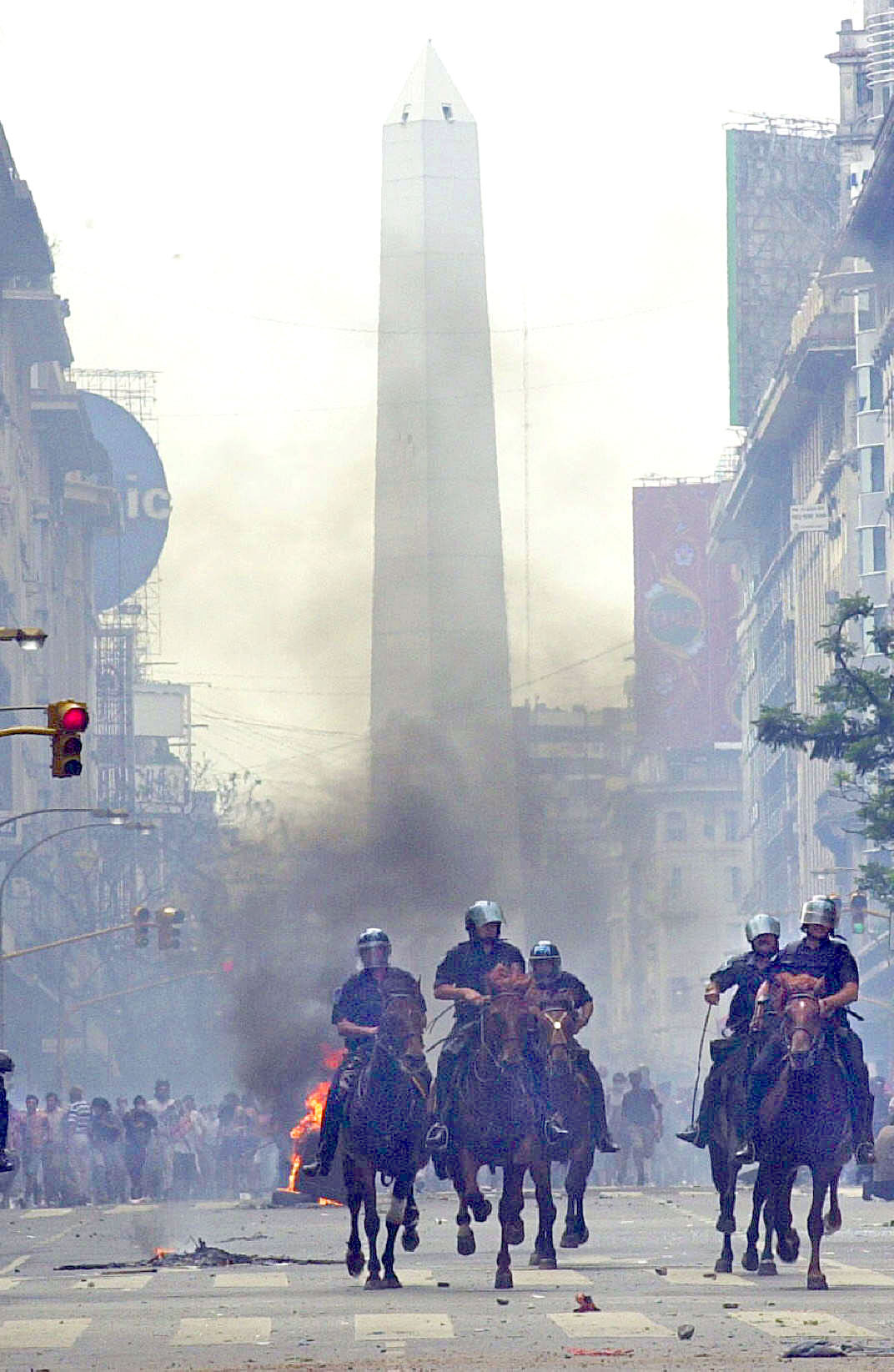 El 2001: anochecer de un país agitado - Revista Zoom El 2001: anochecer de un país agitado - Revista Zoom